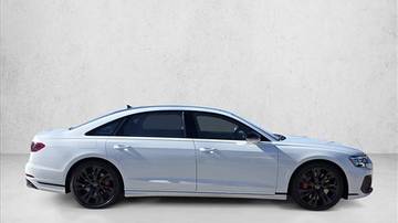 difference between audi s7 and s8