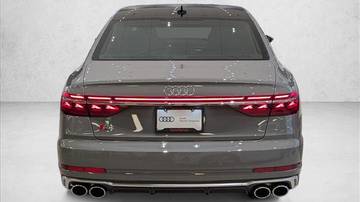 difference between audi s7 and s8