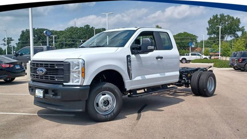 New Ford Super Duty F-350 Chassis Cab for Sale in Waterman, IL (with ...
