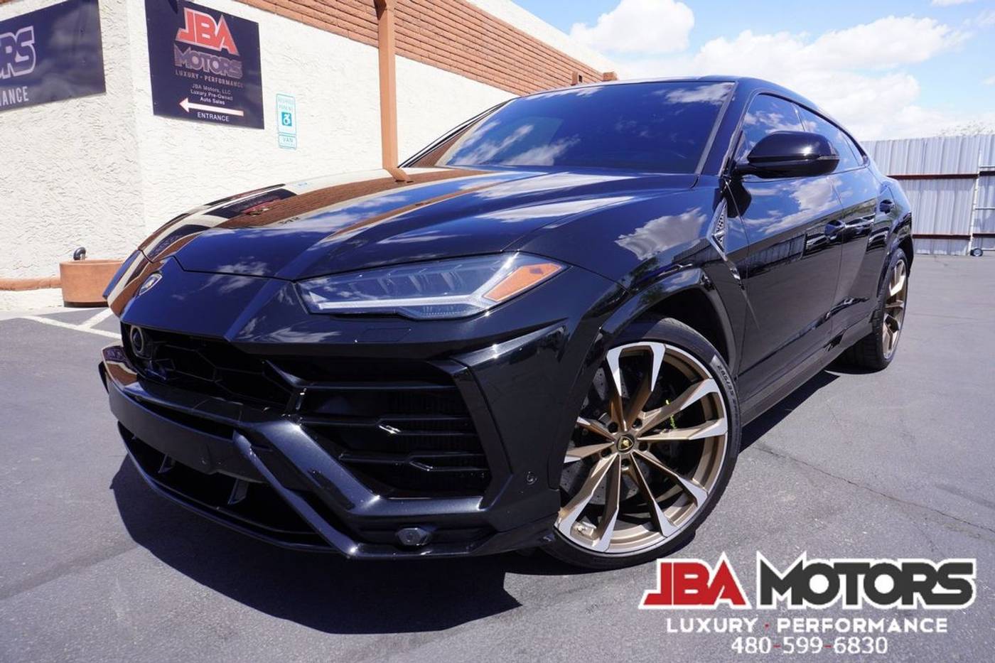 All Black Lamborghini Urus - iSeeCars.com